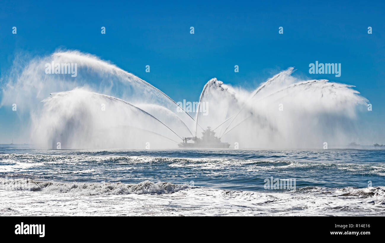 Use fire boat water cannon hi-res stock photography and images - Alamy