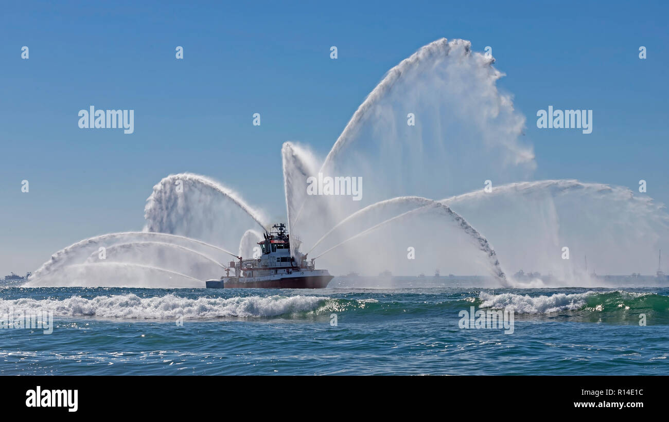 Use fire boat water cannon hi-res stock photography and images - Alamy
