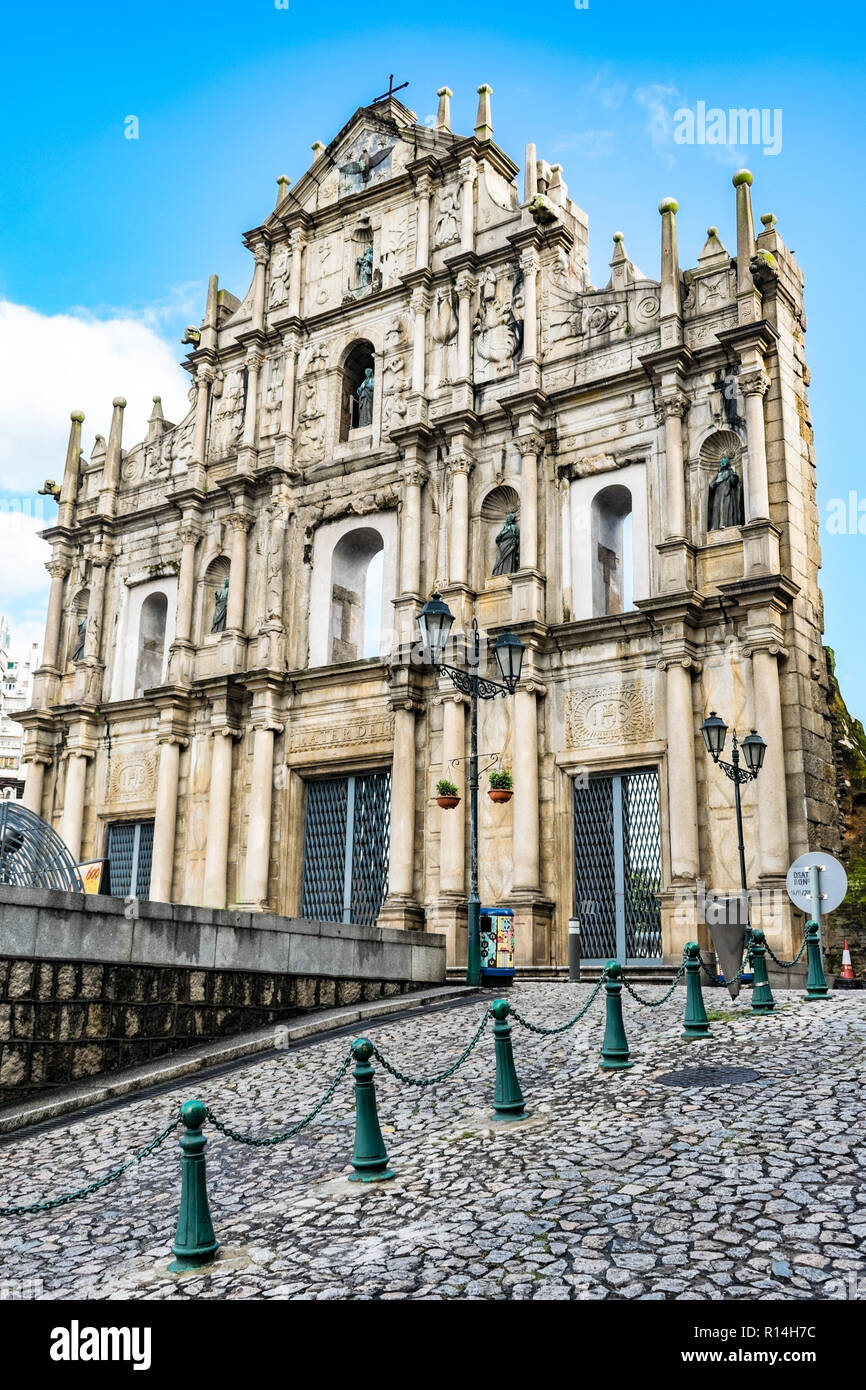 Macau cathedral wall ruins Stock Photo - Alamy