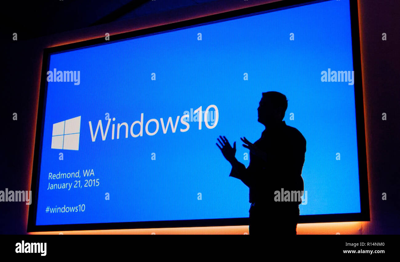 Wallpaper of windows 10 hi-res stock photography and images - Alamy