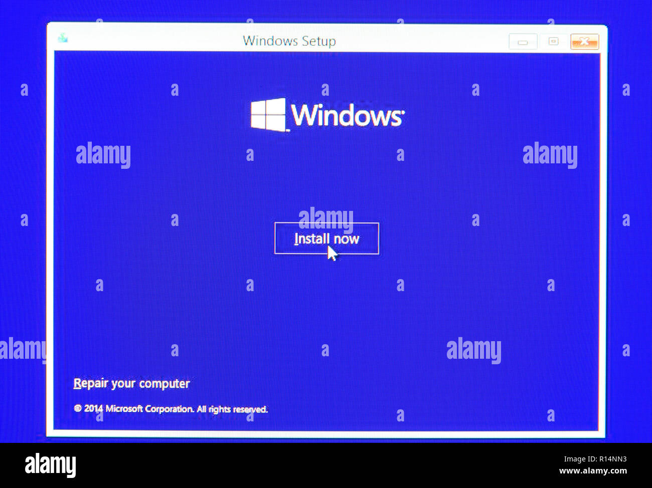Installing windows 10 hi-res stock photography and images - Alamy