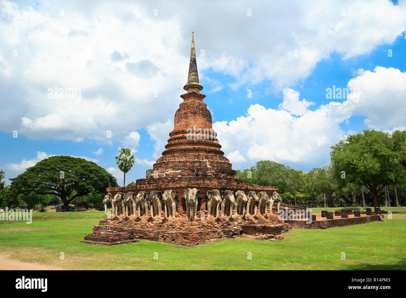 Wat sorasak in sukhothai hi-res stock photography and images - Alamy