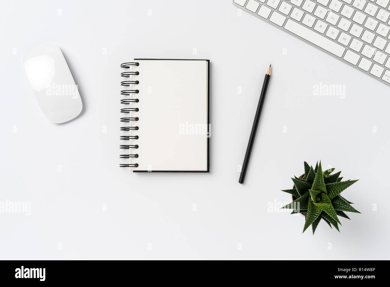 Office notepad hi-res stock photography and images - Alamy
