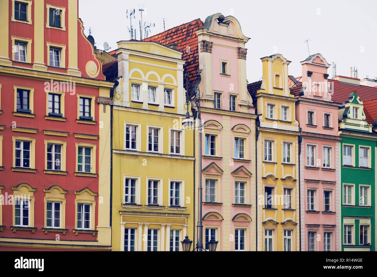 colorful buildings of Wroclaw at the main city square Stary Rynek Stock ...