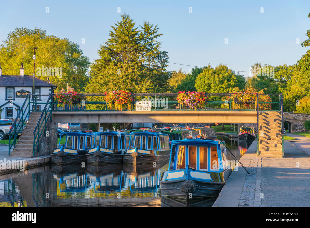 WREXHAM, UNITED KINGDOM - SEPTEMBER 04: View of canal boats on the ...