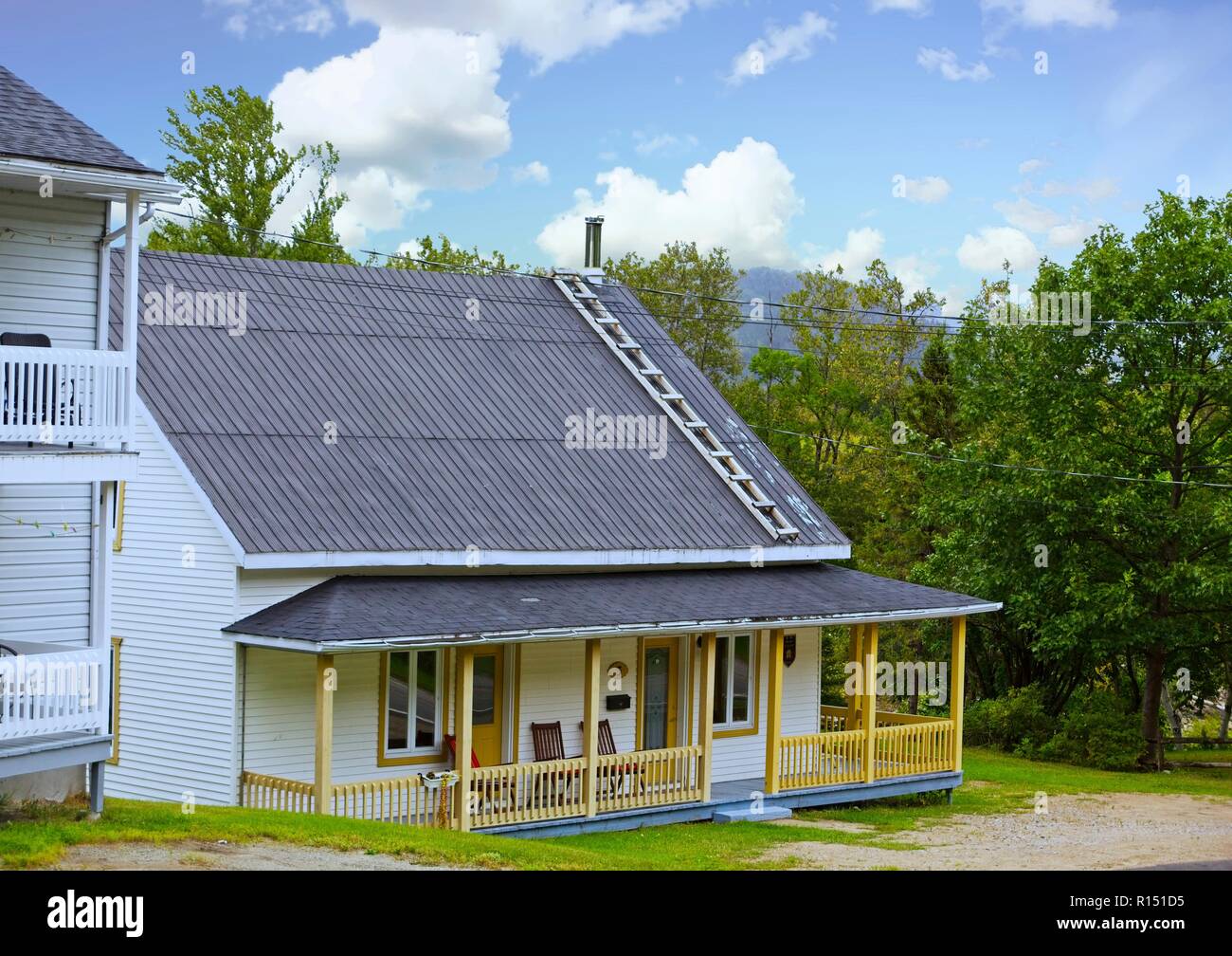 Roofing ladders hi-res stock photography and images - Alamy