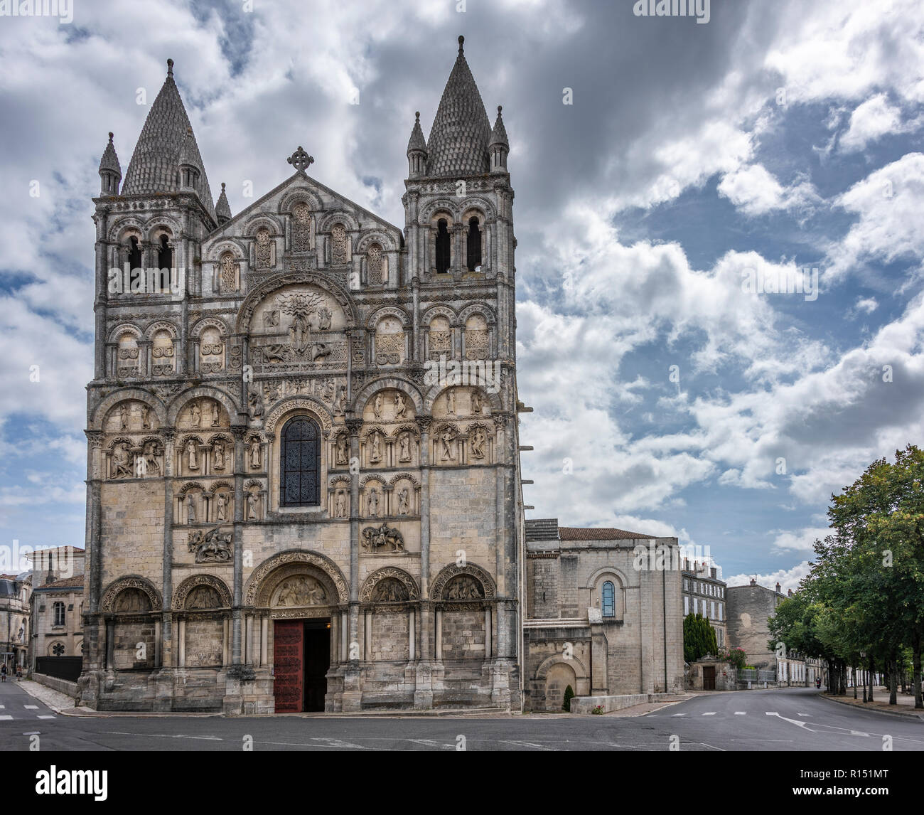 Angouleme cathedral hi-res stock photography and images - Alamy