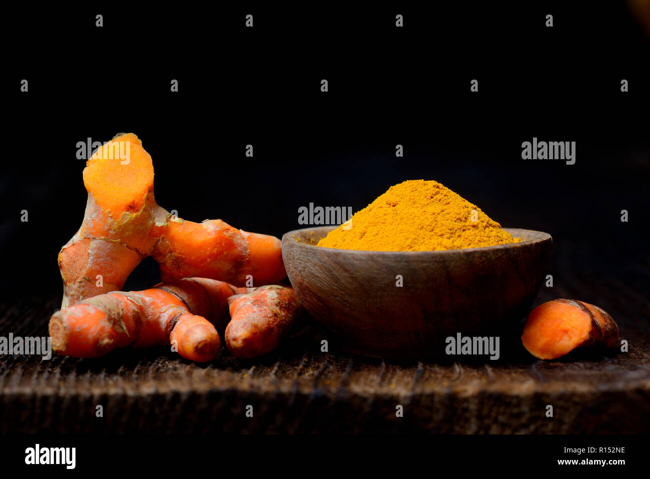 Indian saffron powder Stock Photo - Alamy