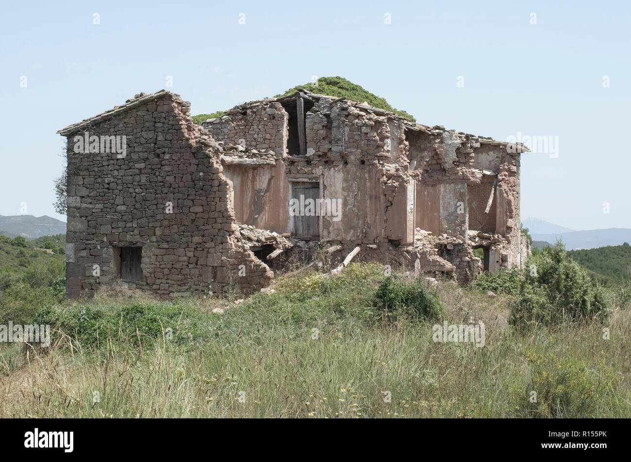 Typical Catalan farmhouse abandoned in ruins Stock Photo - Alamy