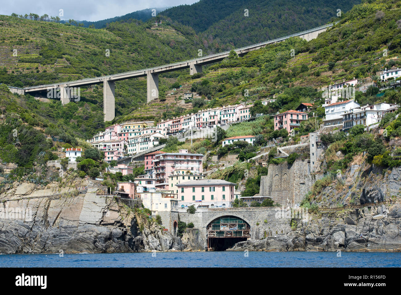 Ligurian coast train hi-res stock photography and images - Alamy
