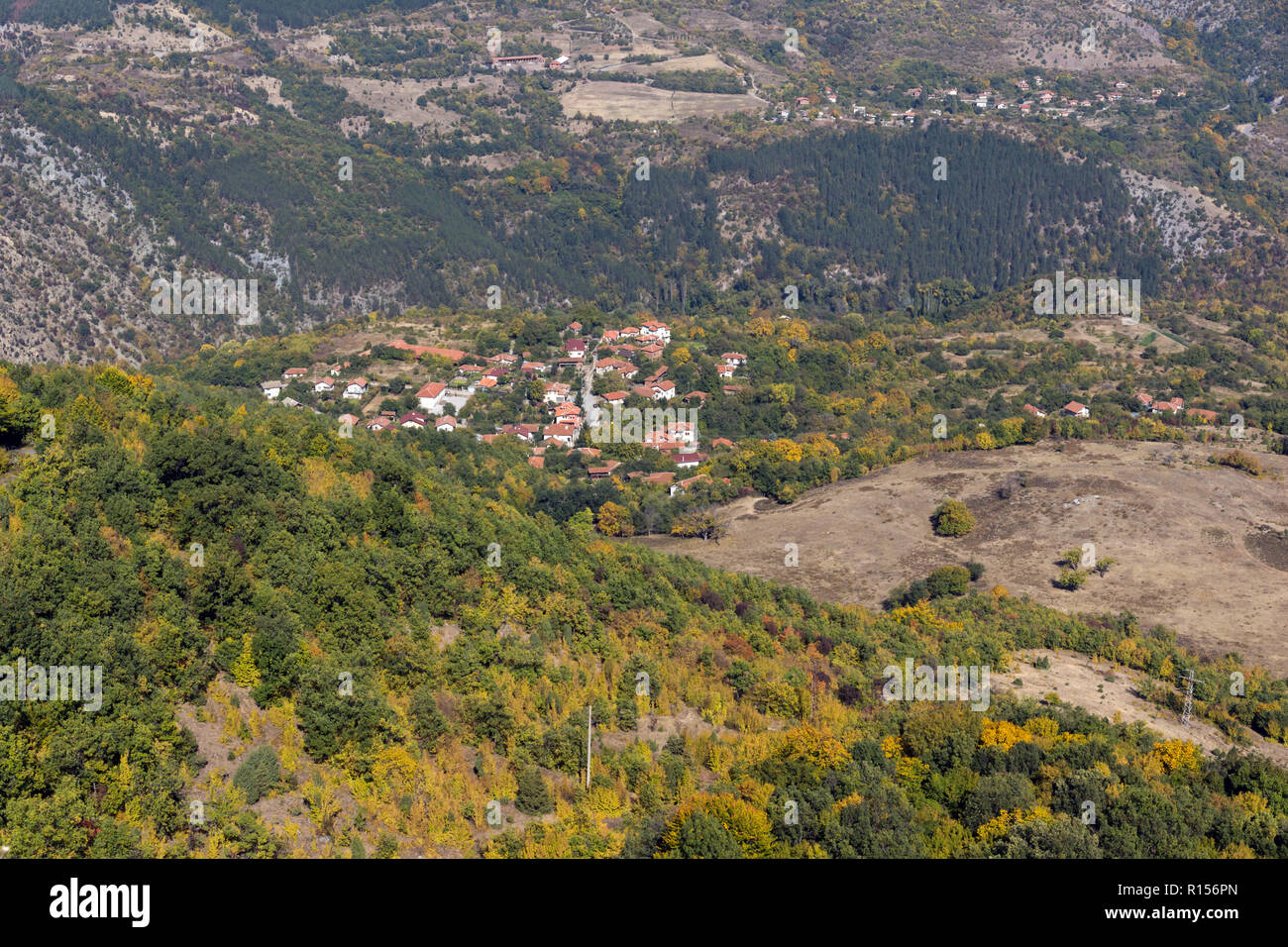 Amazing Autumn landscape of Ruen Mountain - northern part of Vlahina ...