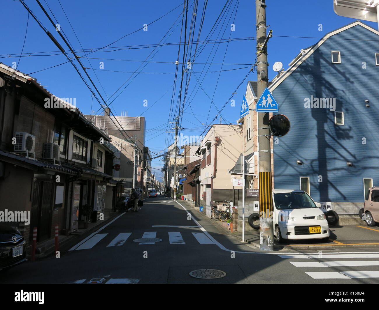 Overhead cables japan hi-res stock photography and images - Alamy