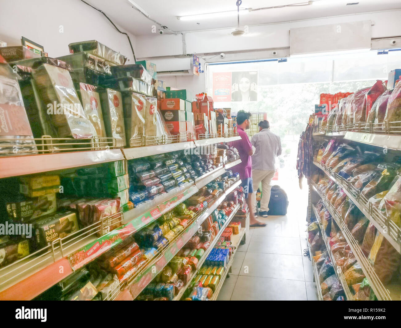 Grocery Store Shopping Aisles High Resolution Stock Photography and Images - Alamy