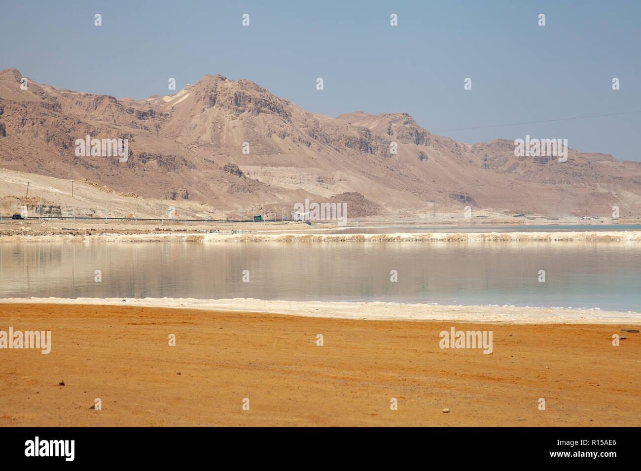 Mountains and Cycle Lane Promenade along Dead Sea Stock Photo - Alamy
