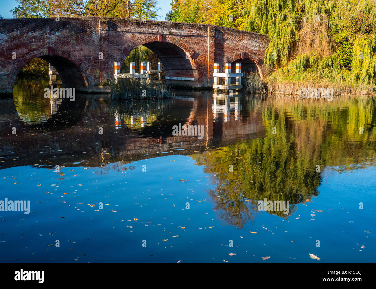 Sonning Bridge, River Thames, Sonning, Reading, Berkshire, England, UK ...