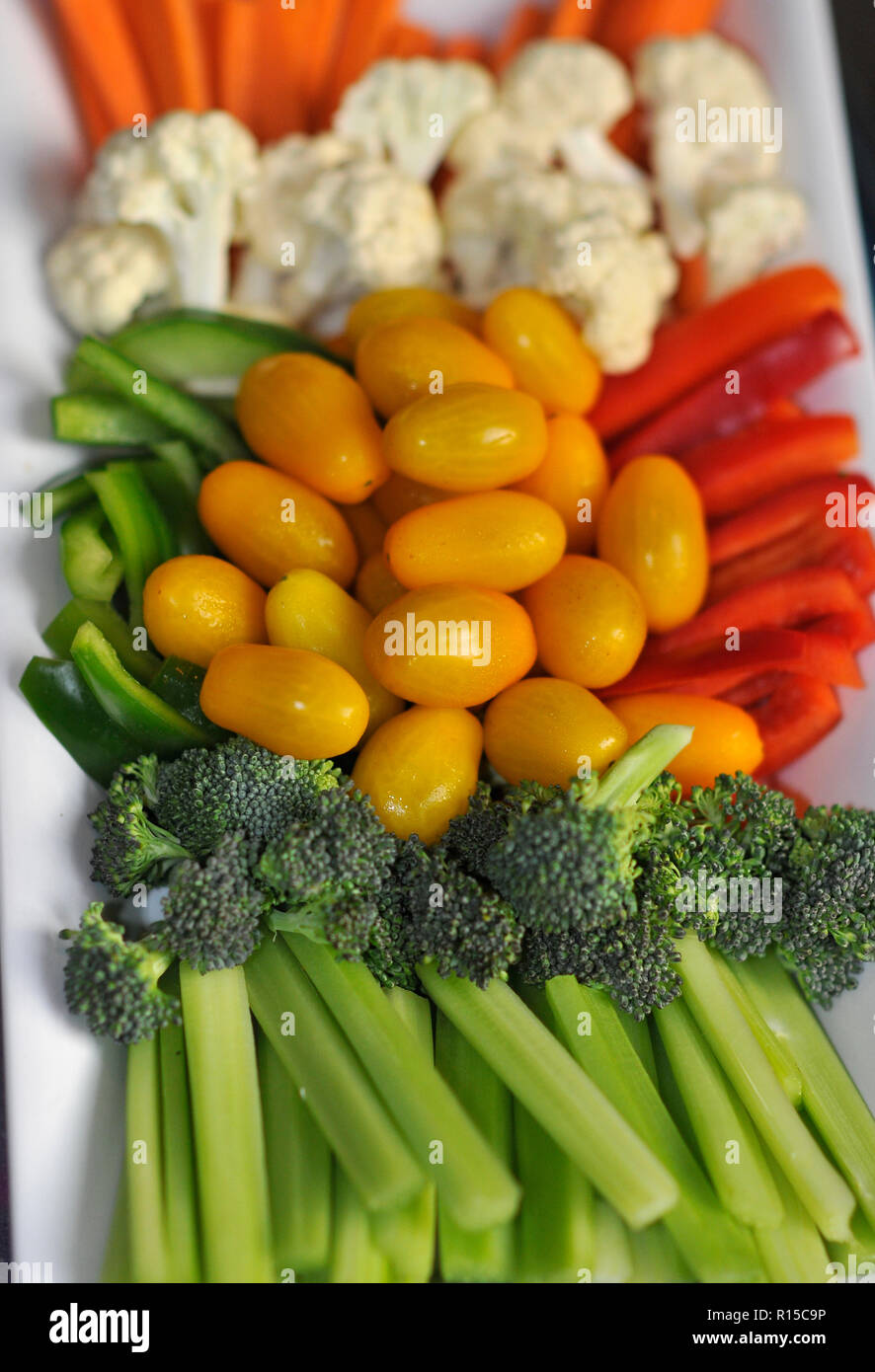 A party tray of chopped vegetables Stock Photo - Alamy