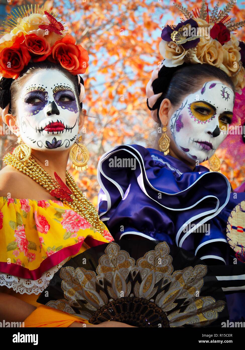 Dia de muertos hand hi-res stock photography and images - Alamy