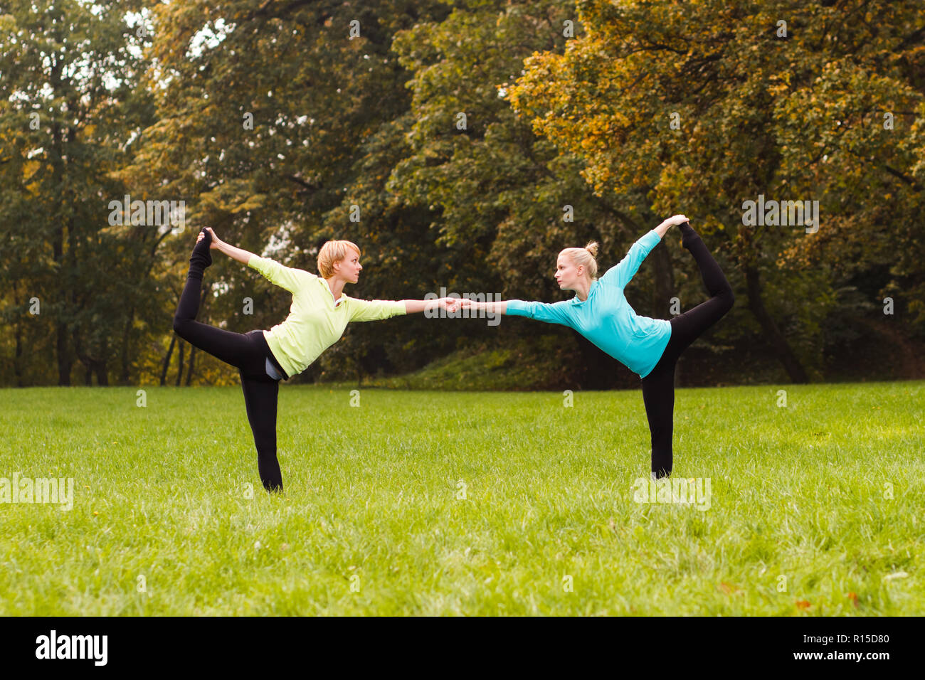 Shiva pose hi-res stock photography and images - Alamy