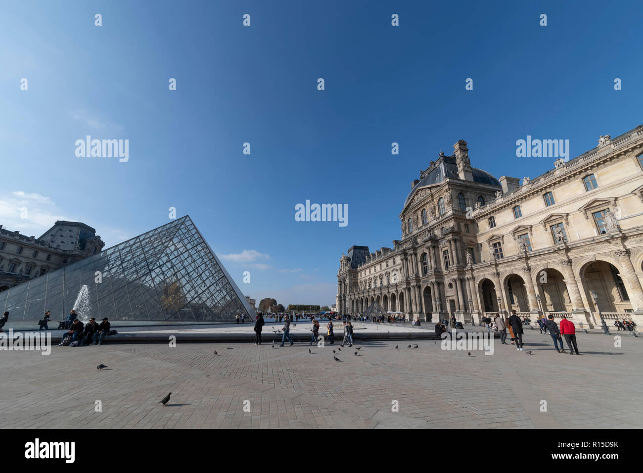Louvre museun hi-res stock photography and images - Alamy