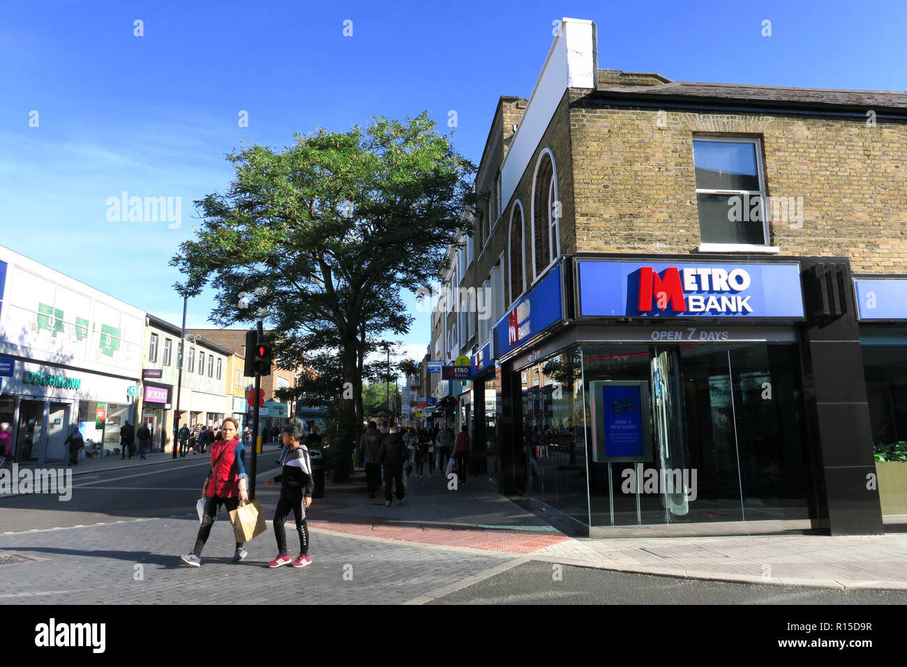 High street hounslow london hi-res stock photography and images - Alamy