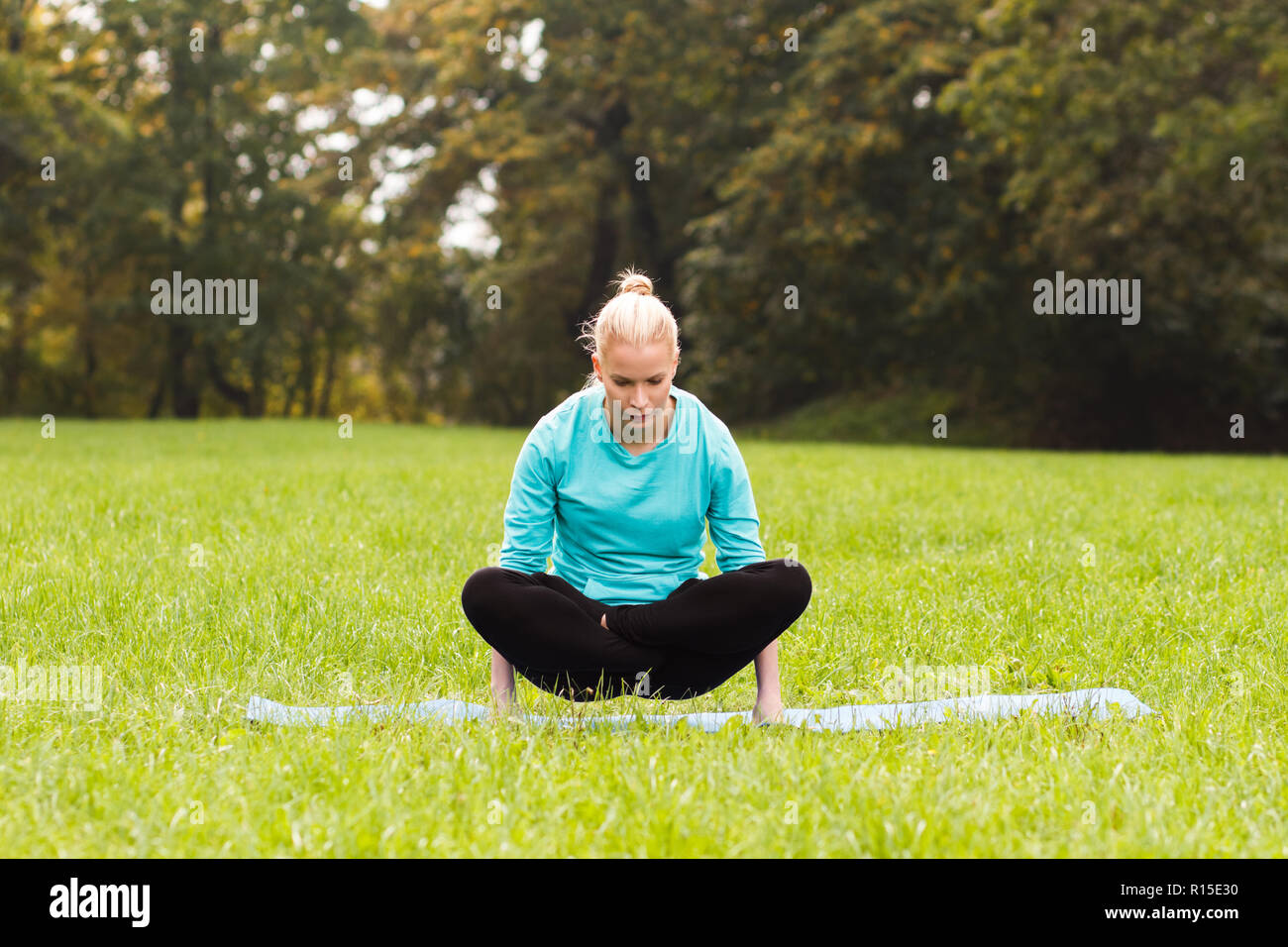 Spring balance scale hi-res stock photography and images - Alamy