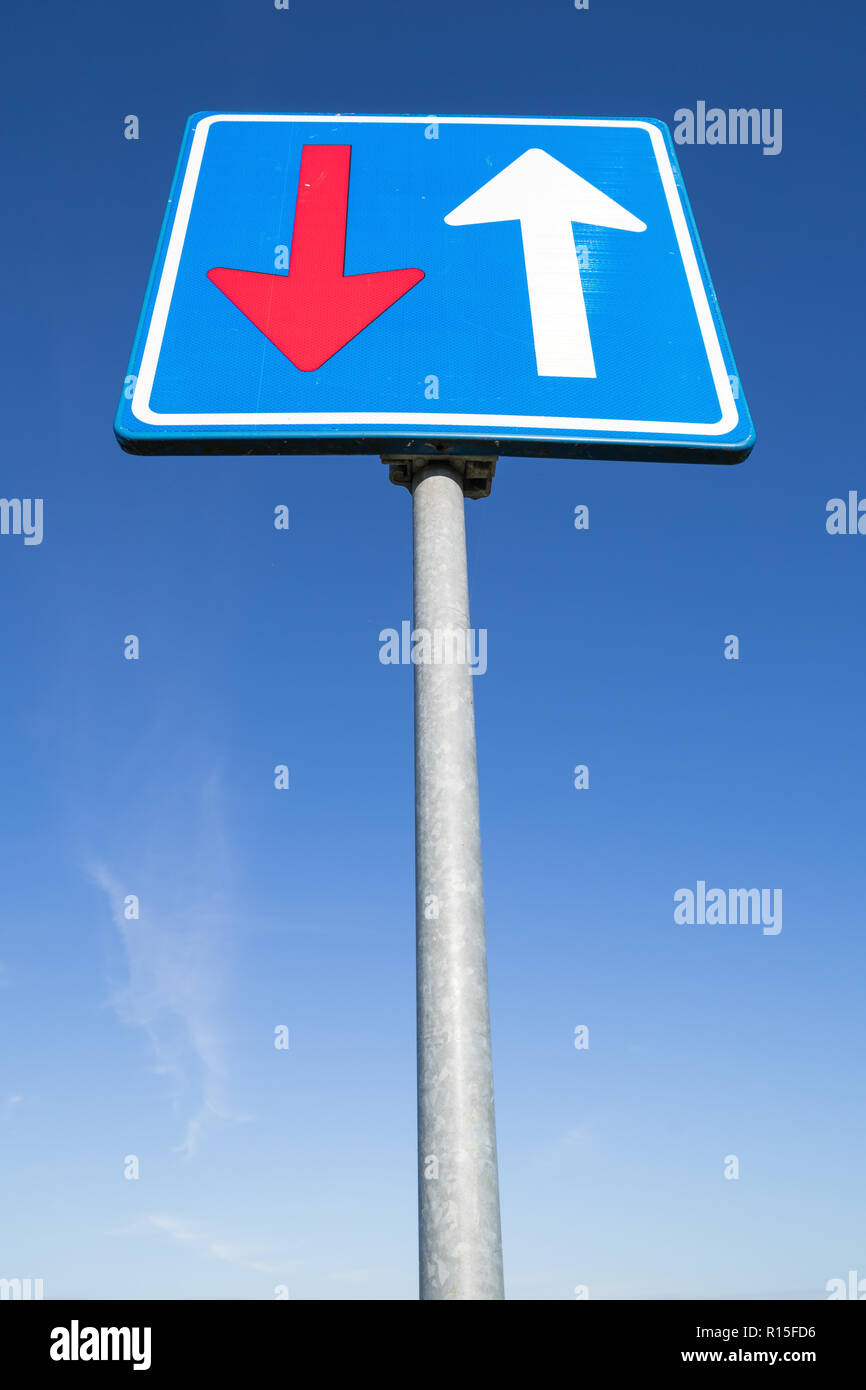 Priority over oncoming traffic sign hi-res stock photography and images ...