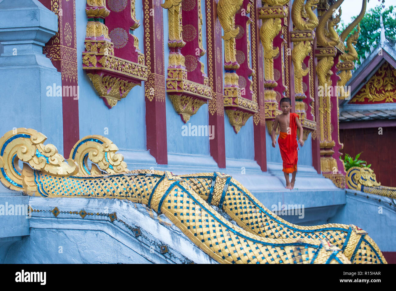 Laos monk buddah hi-res stock photography and images - Alamy
