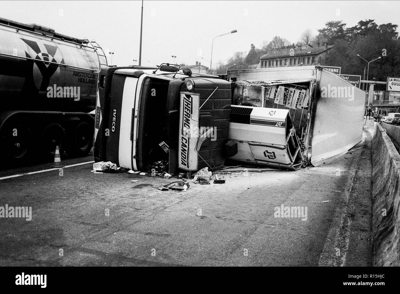 Trailer road accident Black and White Stock Photos & Images - Alamy