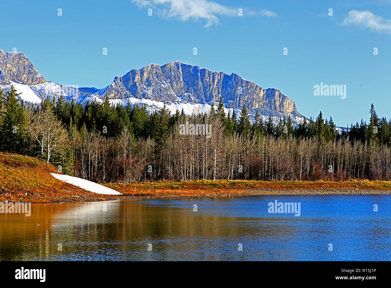 Middle Lake in Bow Valley Provincial Park and Mount Yanmuska, Alberta ...