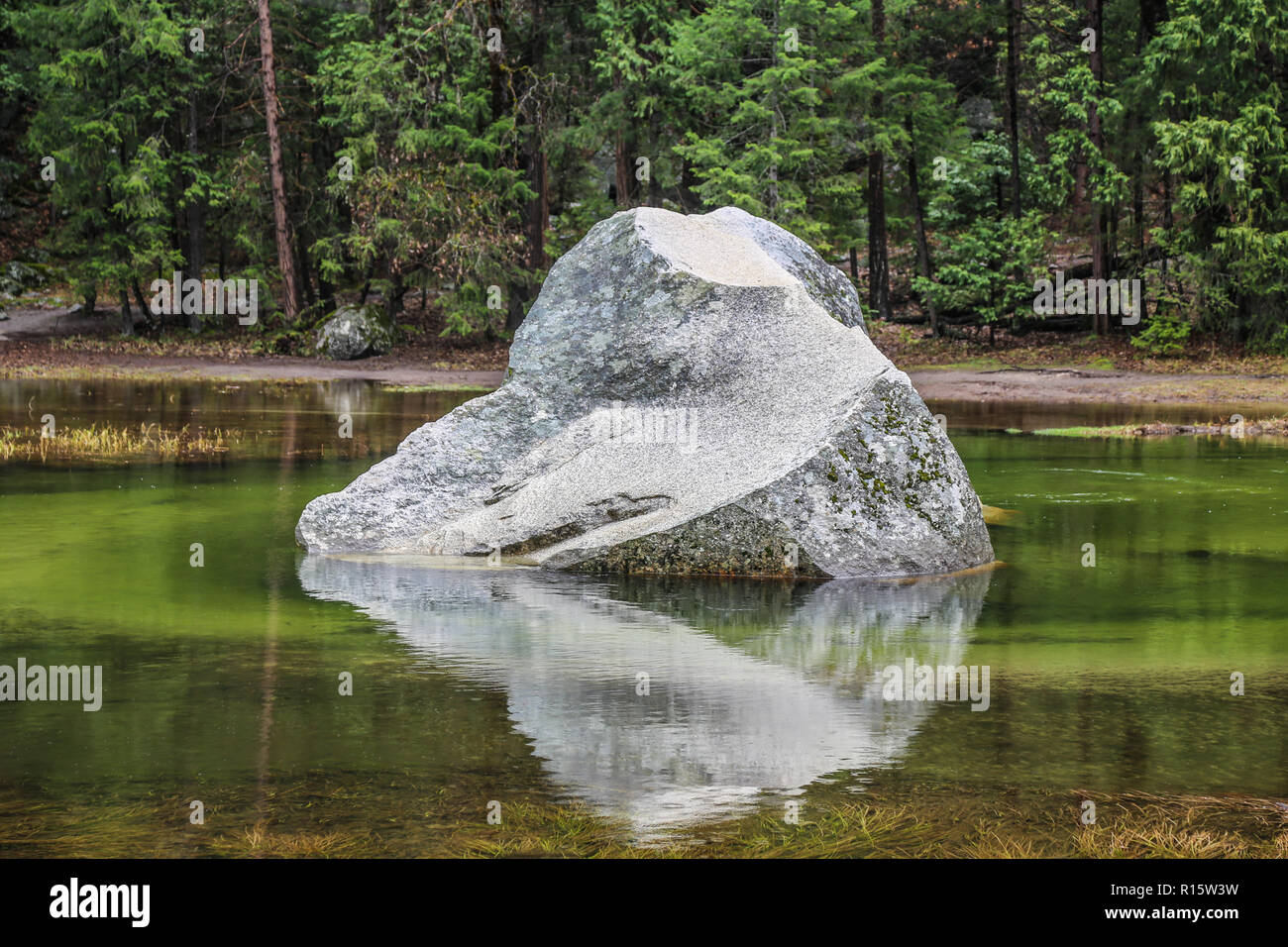 Central park boulders hi-res stock photography and images - Alamy