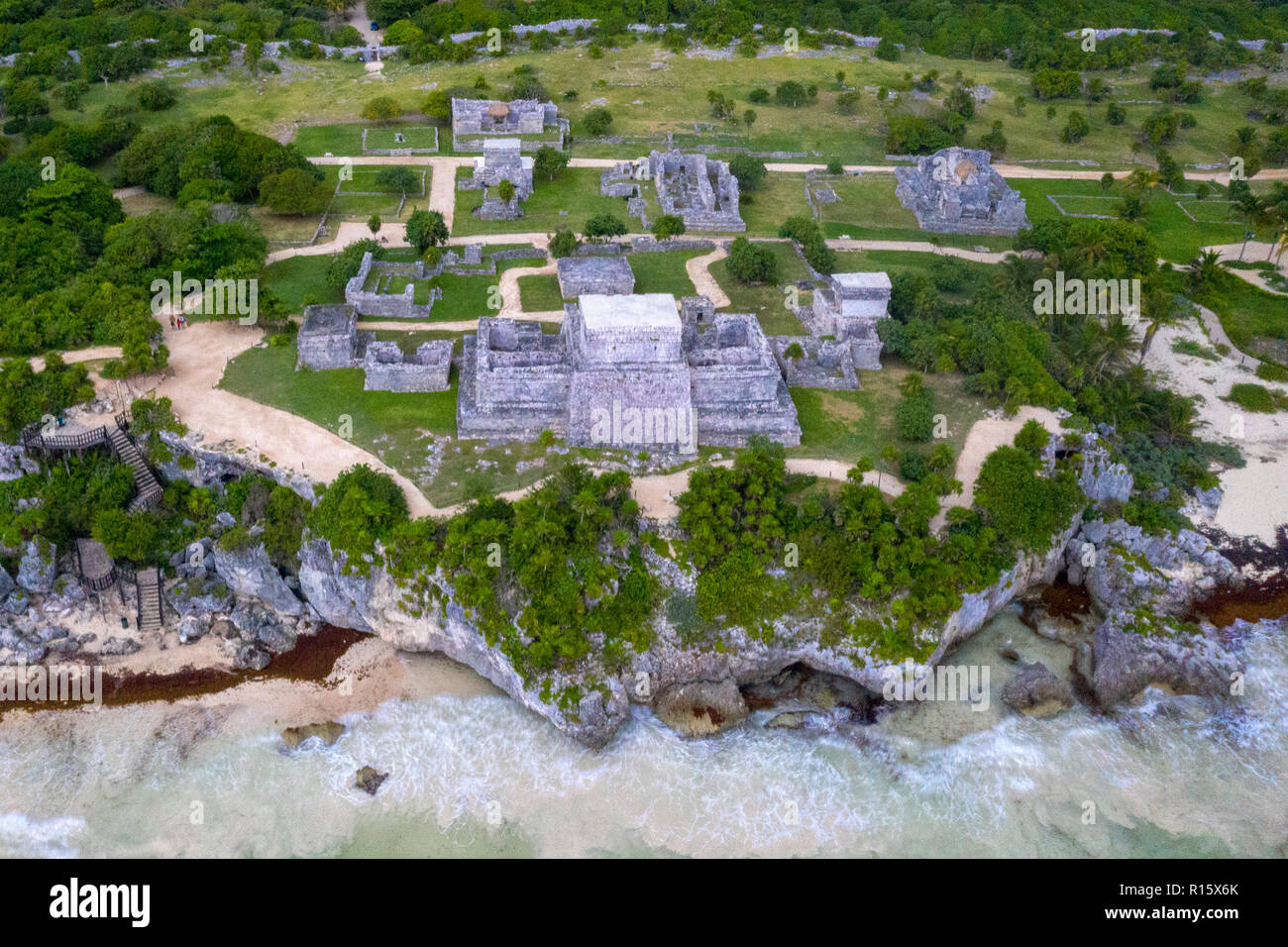 Aerial view mayan ruins tulum hi-res stock photography and images - Alamy