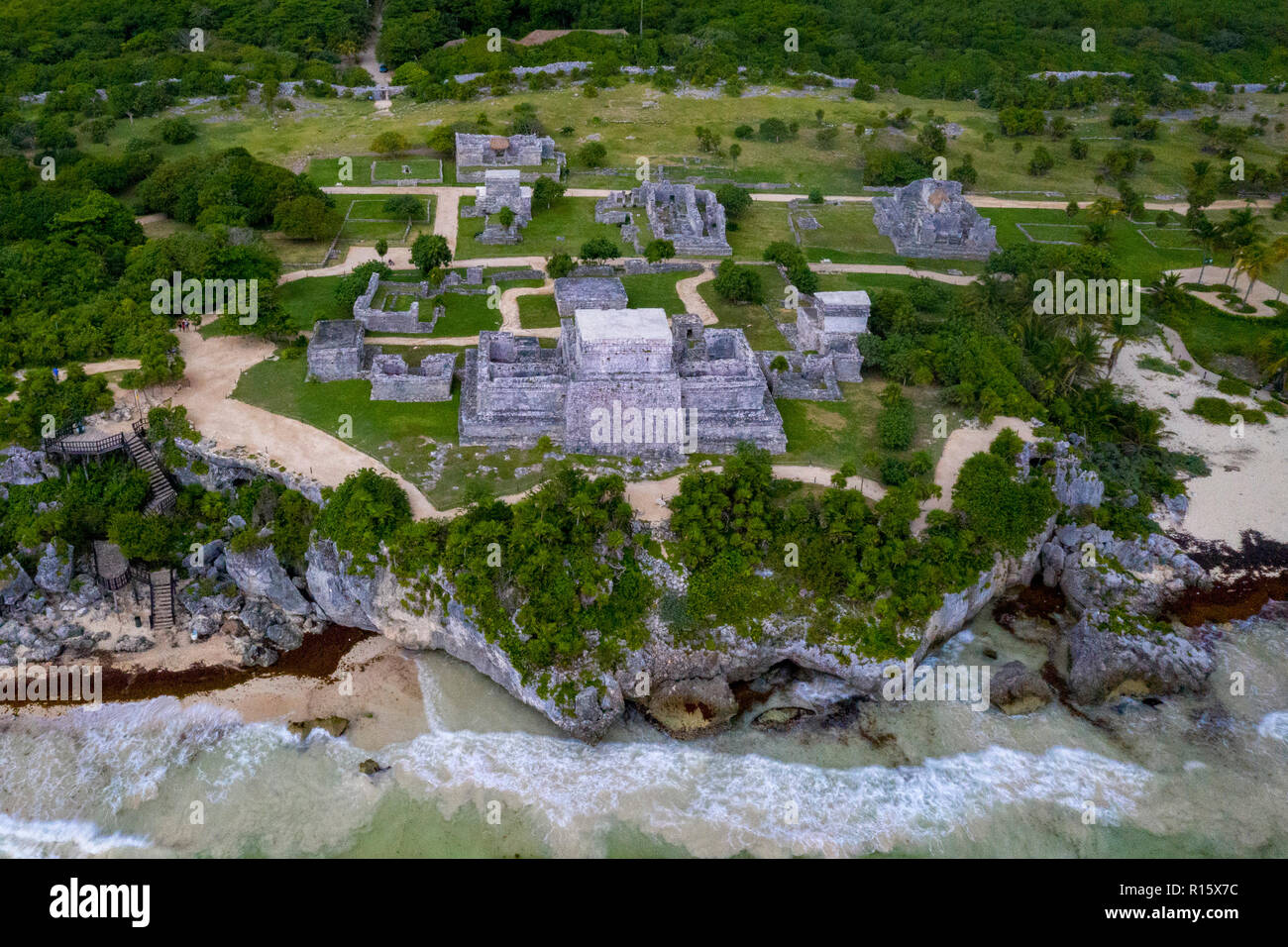 Aerial view mayan ruins tulum hi-res stock photography and images - Alamy