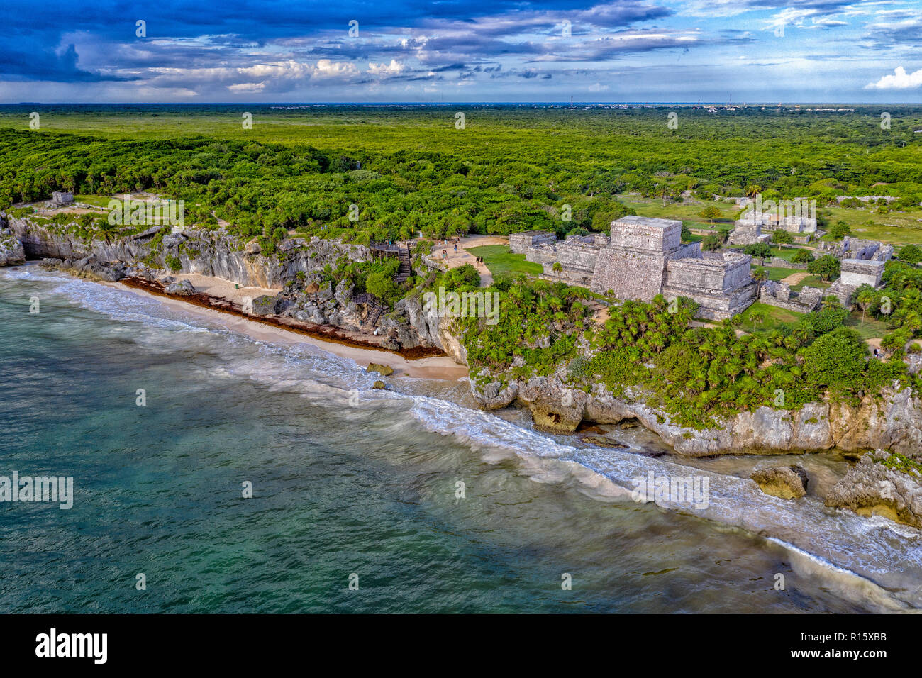Aerial view mayan ruins tulum hi-res stock photography and images - Alamy
