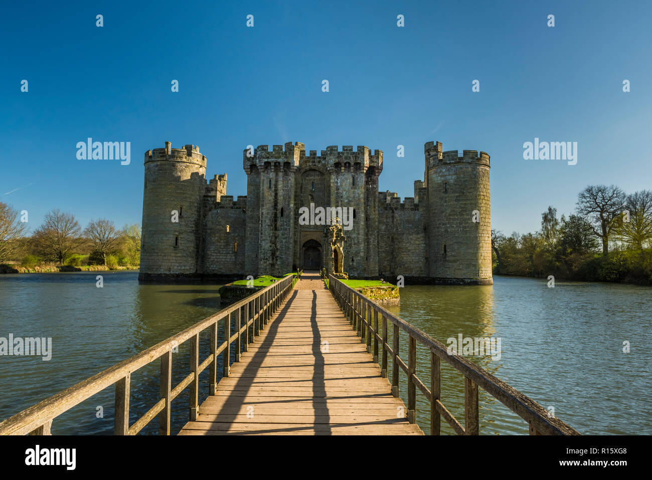 Historic Bodiam Castle and its moat, Bodiam, East Sussex, England Stock Photo - Alamy