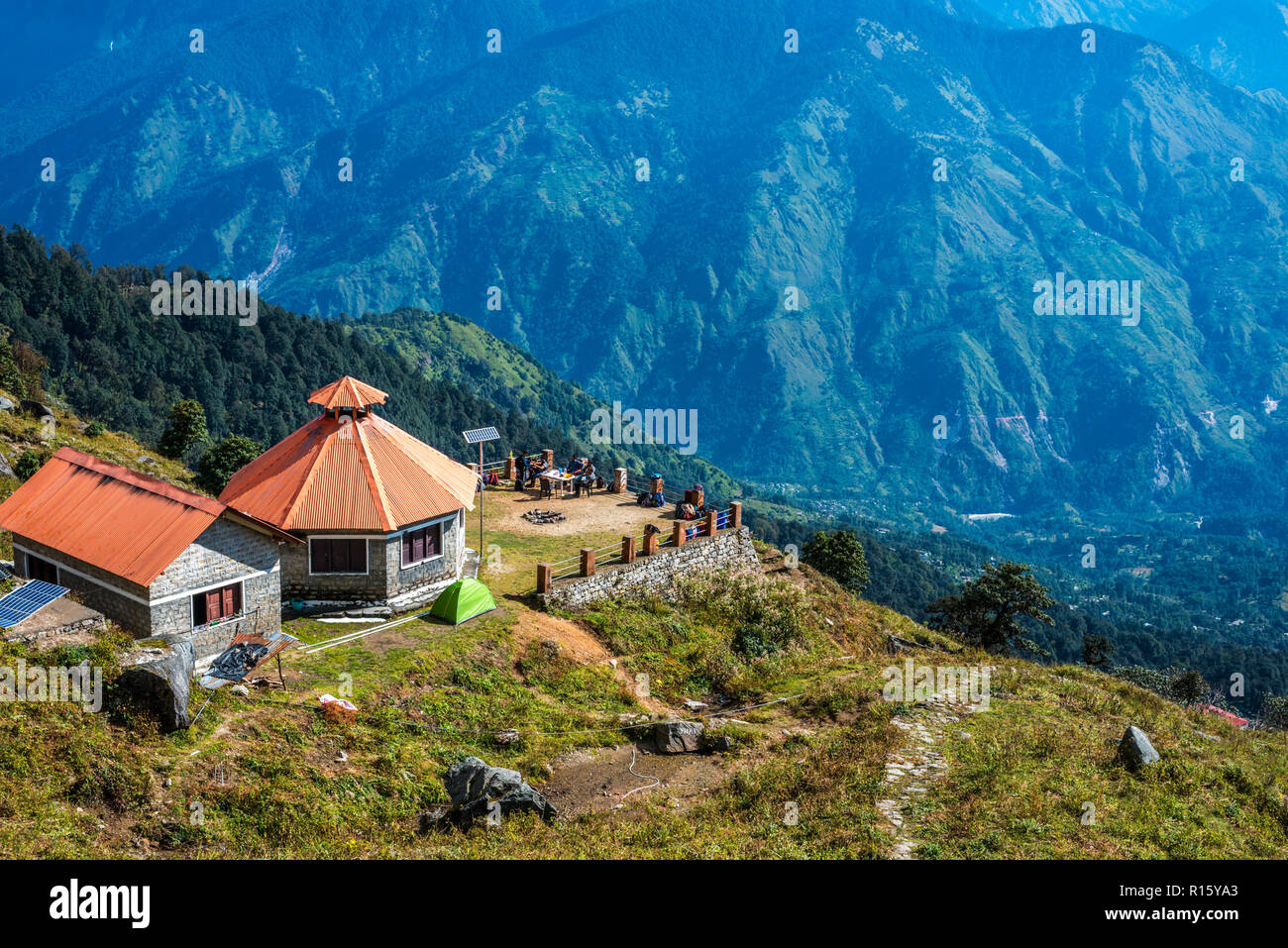 Landscape of Khaliya Top Trek in Munsyari, Uttrakhand, India / Trekking ...