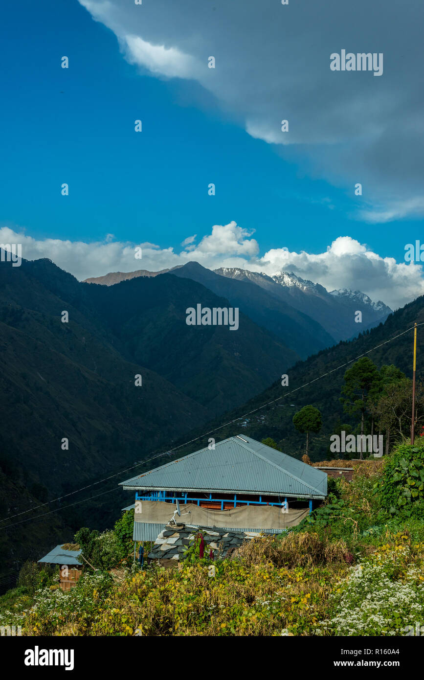 A Traditional Himalayan Wooden House in Sankri Range, Uttrakhand, India ...