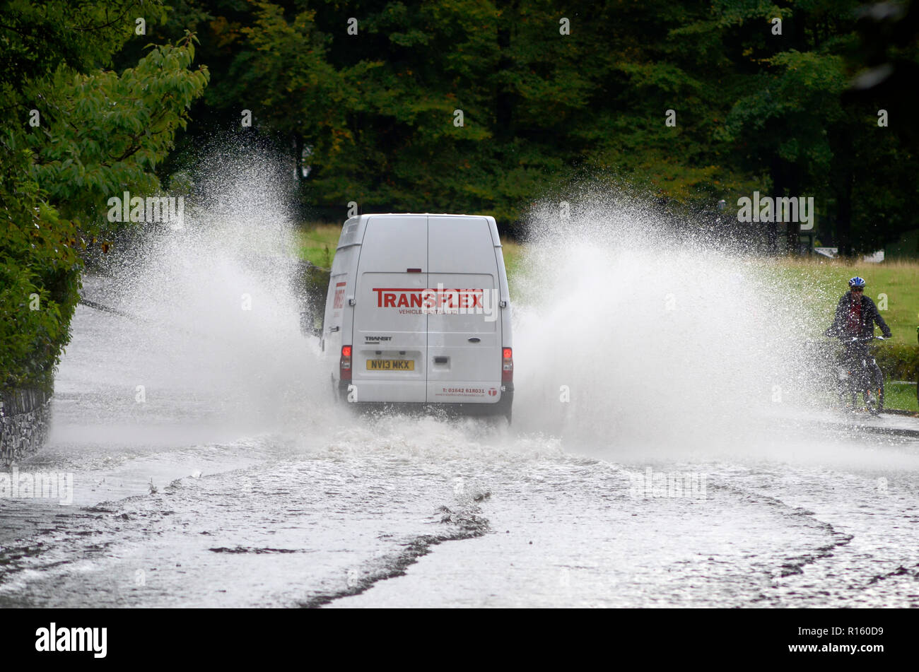 Driving through flood water hi-res stock photography and images - Alamy