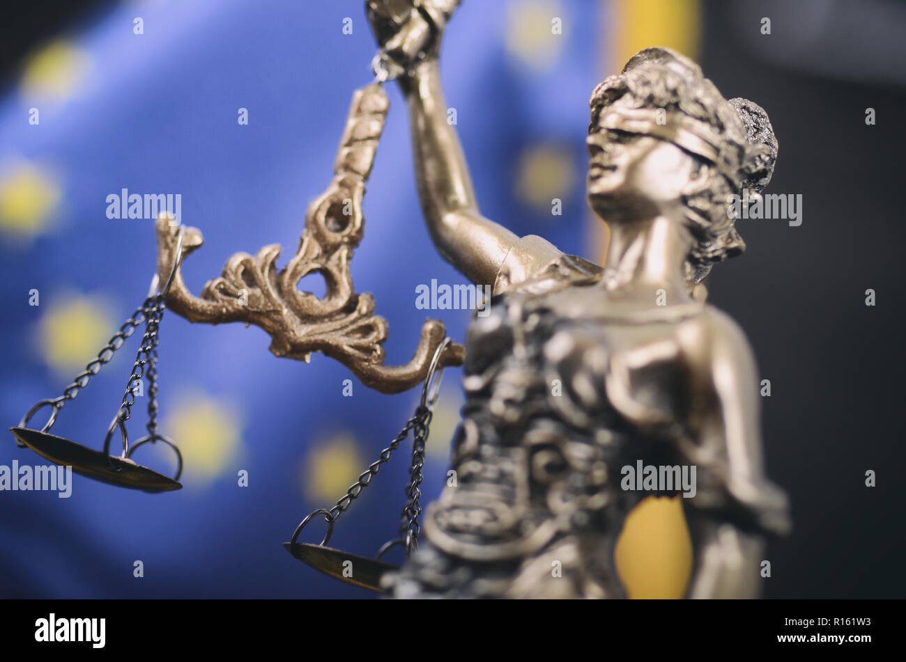 Justice statue eu hi-res stock photography and images - Alamy