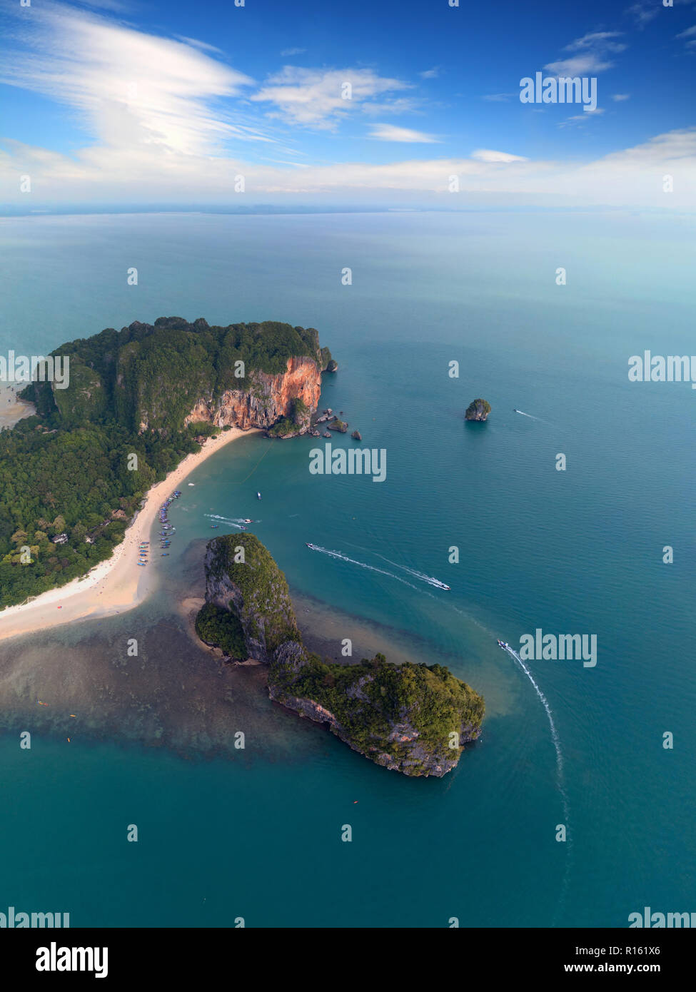 Aerial view thailand island jungle hi-res stock photography and images ...