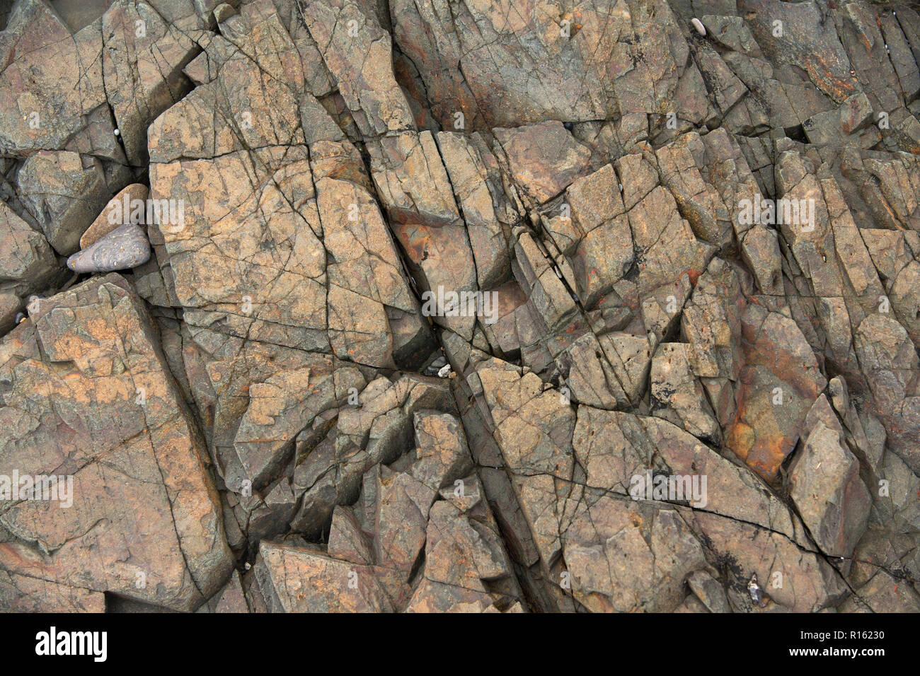 Natural stone background with cracks. Close up view Stock Photo - Alamy