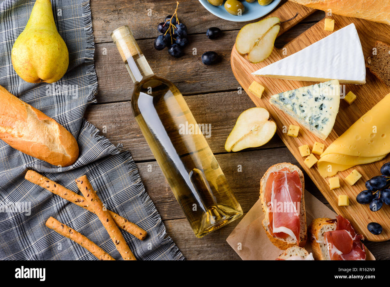Ingredients bottle hi-res stock photography and images - Alamy