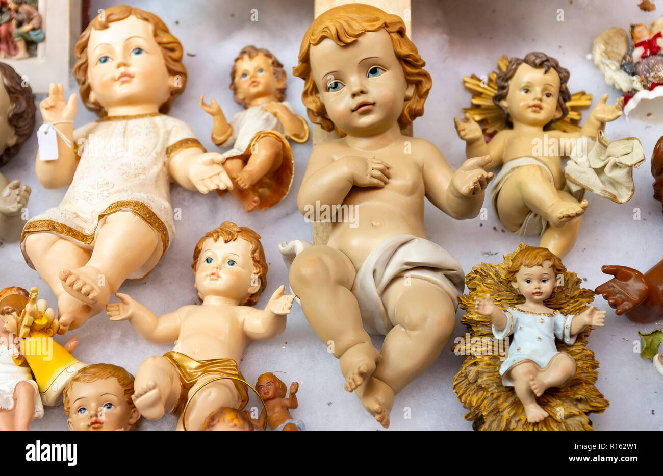 Baby jesus crib hi-res stock photography and images - Alamy