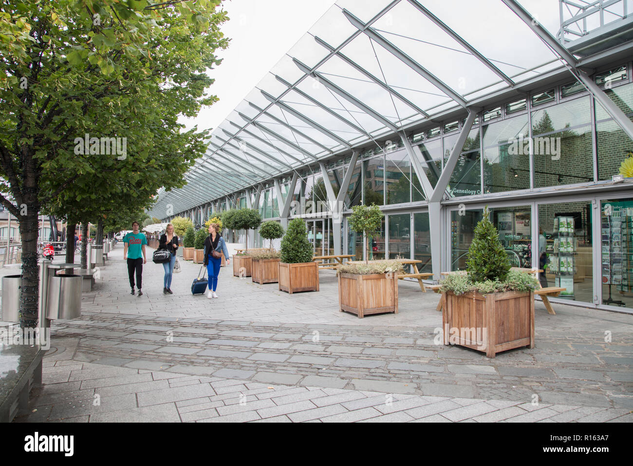 Custom House Quay, North Dock, Dublin, Ireland Stock Photo - Alamy
