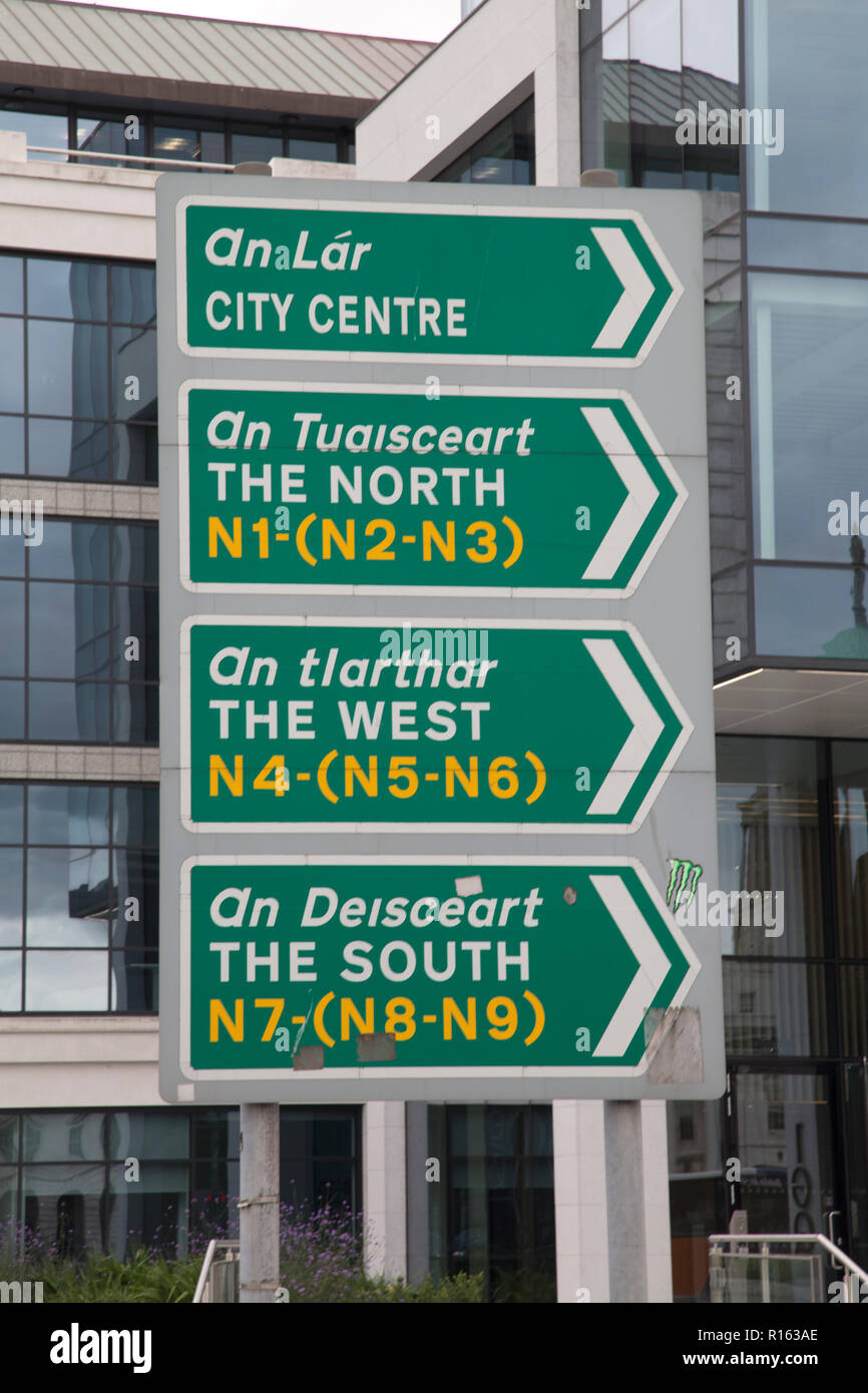 Ireland motorway sign hi-res stock photography and images - Alamy