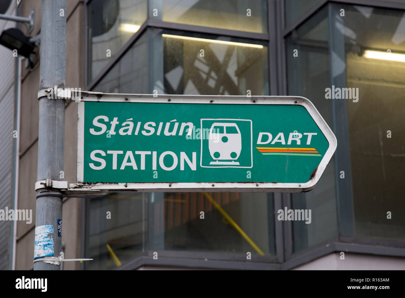 Gaelic station sign hi-res stock photography and images - Alamy