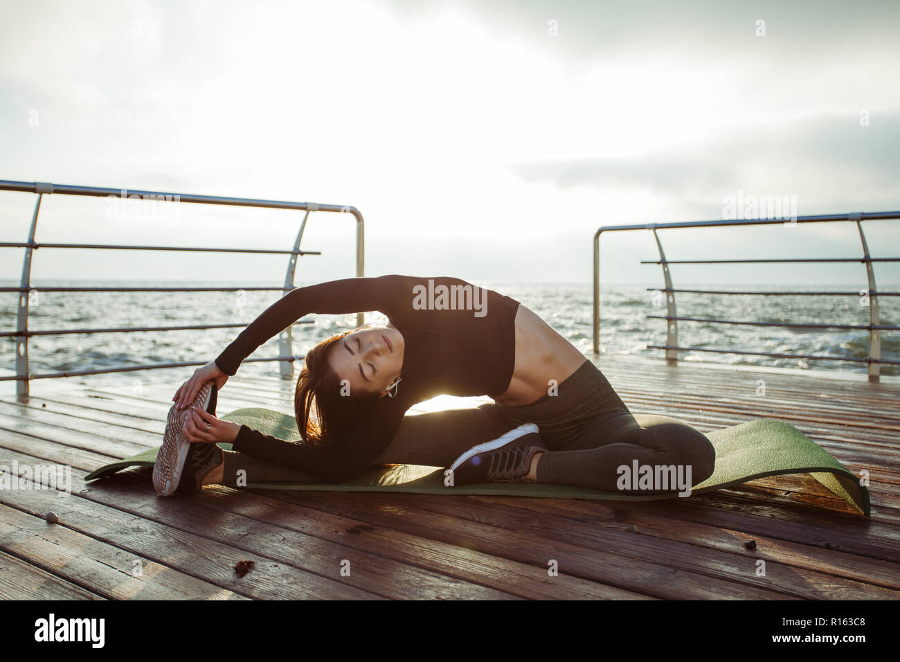 Lean muscles athlete hi-res stock photography and images - Alamy