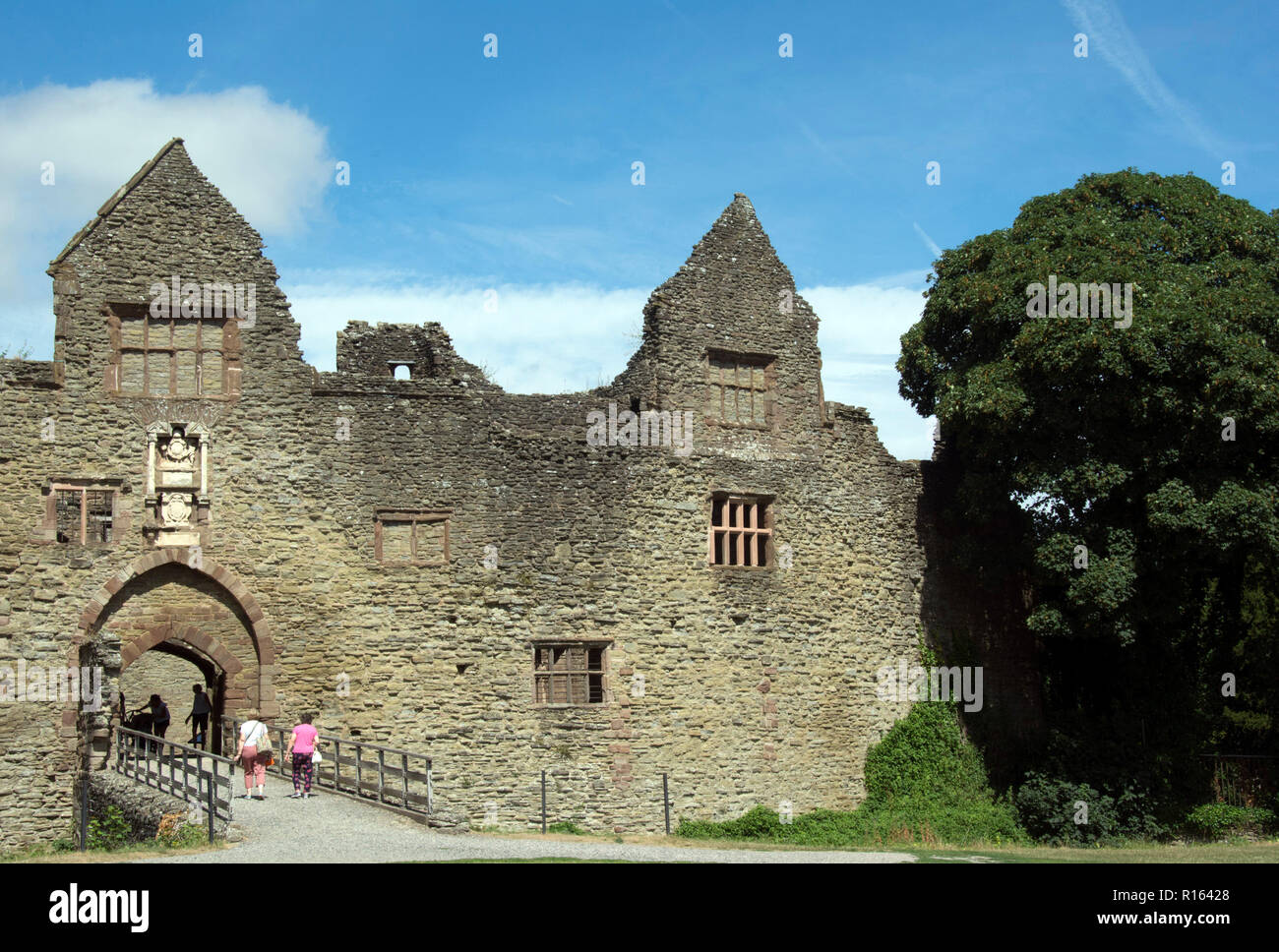 Welsh marches castle hi-res stock photography and images - Alamy