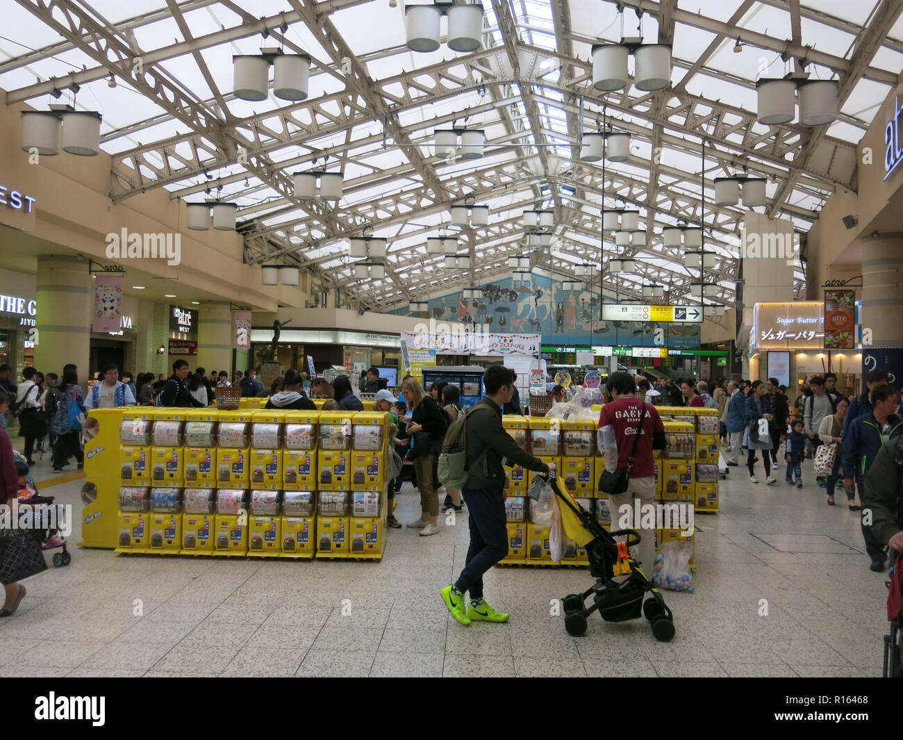 Ueno jr train station hi-res stock photography and images - Alamy