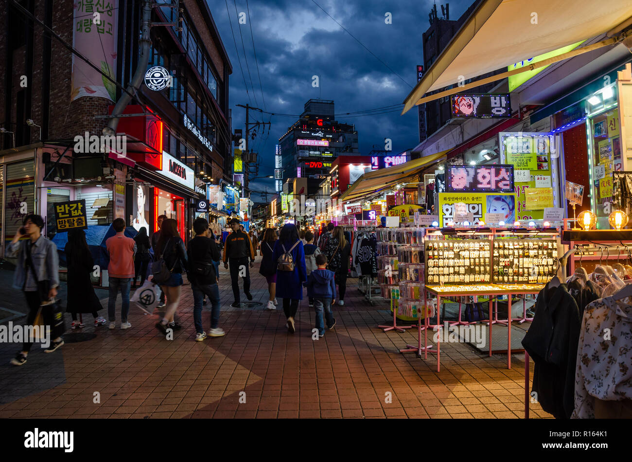 Hongdae korea night hi-res stock photography and images - Alamy
