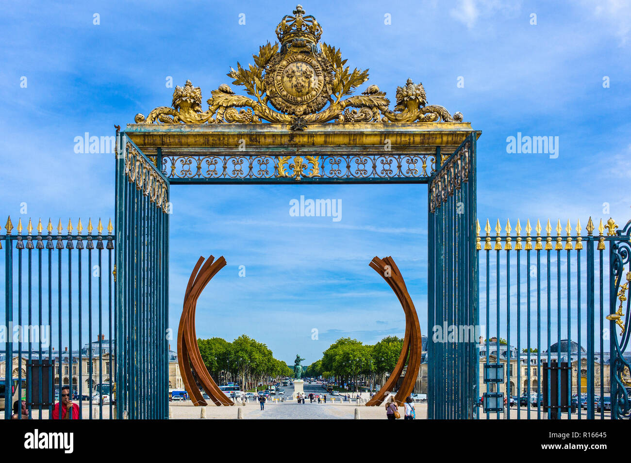Paris, the gate of the Royal Palace of Versailles Stock Photo - Alamy